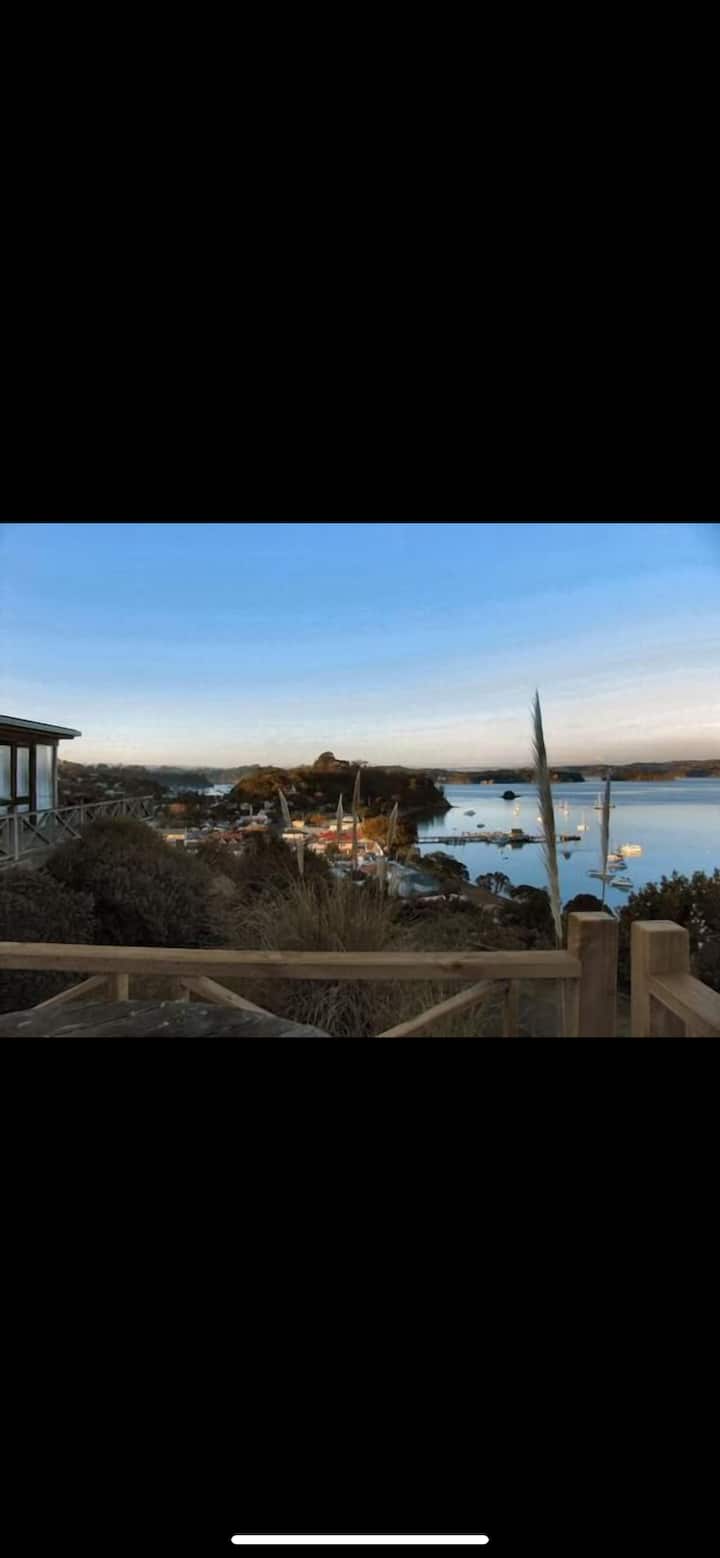 Temaiki Villa 8, Russell - Russell