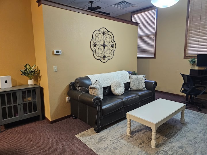 Welcome To The Hub! - Granby, MO