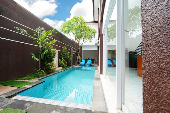 3 Bedroom Private Pool Villa Near Mertasari Beach - Sanur