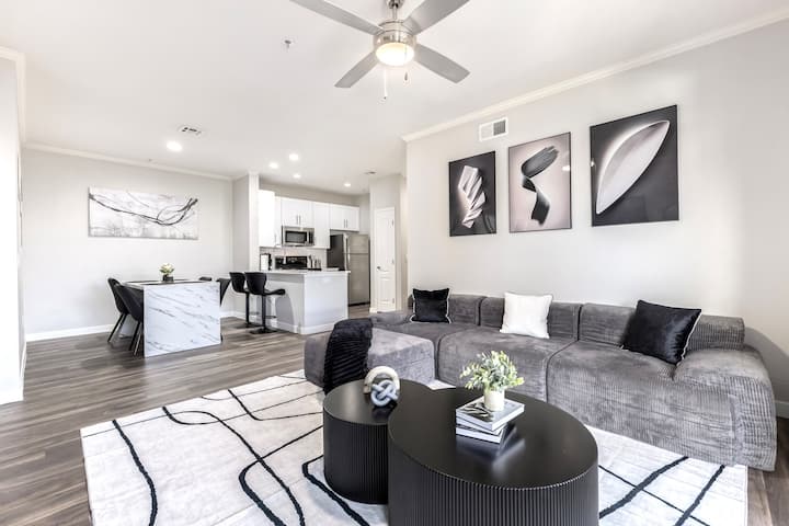 Lux Resort-style Scottsdale Condo - Pool/spa/gym - Scottsdale, AZ