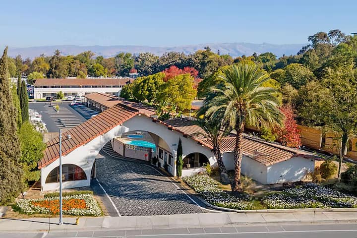 San Jose Airport 2 Queen Studio W/breakfast - Santa Clara, CA