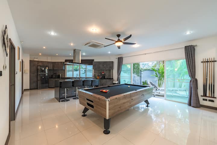 *Spacious Villa• Pool Table• Near Rawai Beach V161 - Phuket