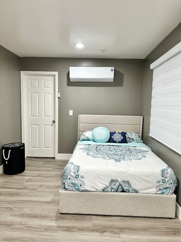 New And Modern Studio In A New Neighborhood - Bakersfield, CA