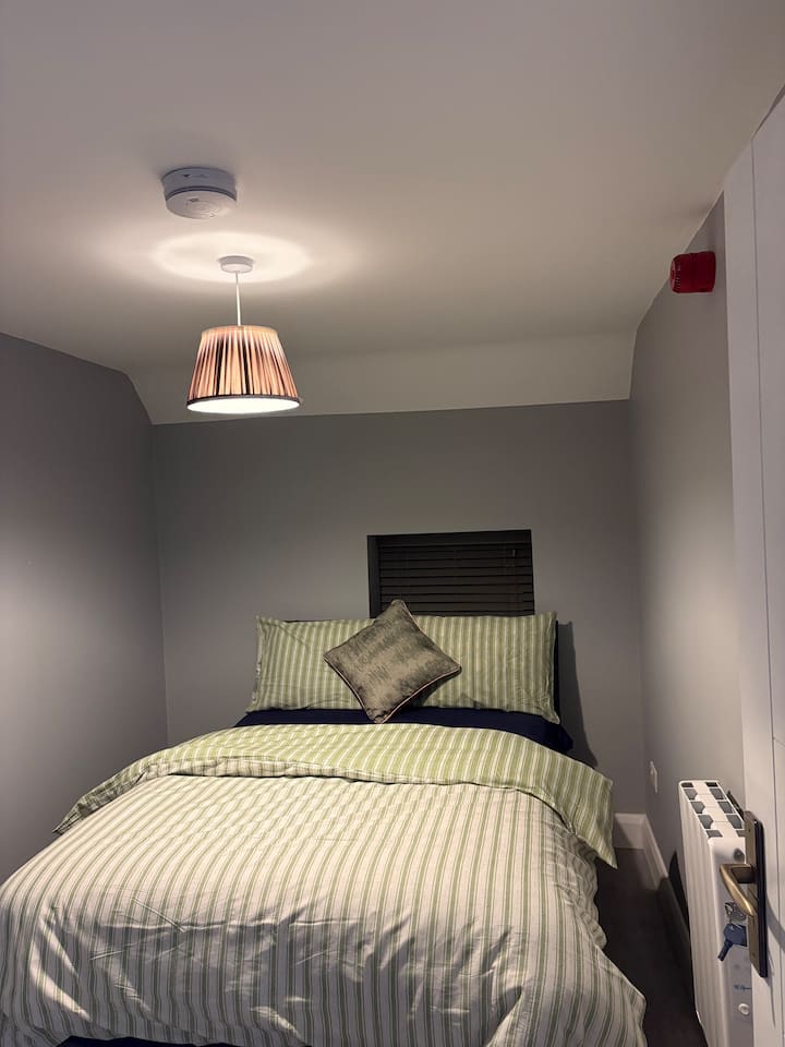 Single Room For A Couple In Town - Cork