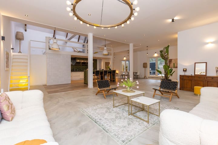 Super Unique 300m2 Spacious Loft Style Mansion - Harlingen