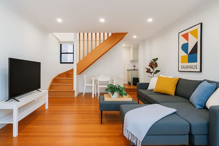 Chic 2-br House Nr Eats, Fish Market, Casino & Cbd - Lane Cove National Park