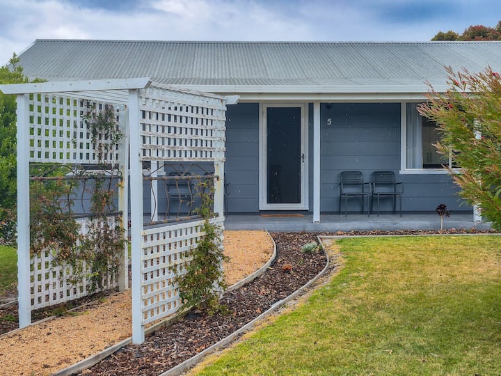 Peaceful Coastal Shack In Stieglitz - Tasmania