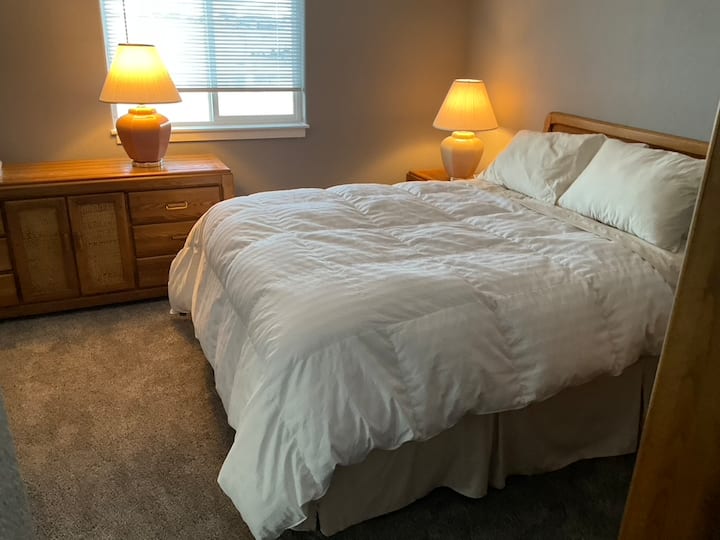 Room In Classy Executive Home Upscale Neighborhood - Fort Collins, CO