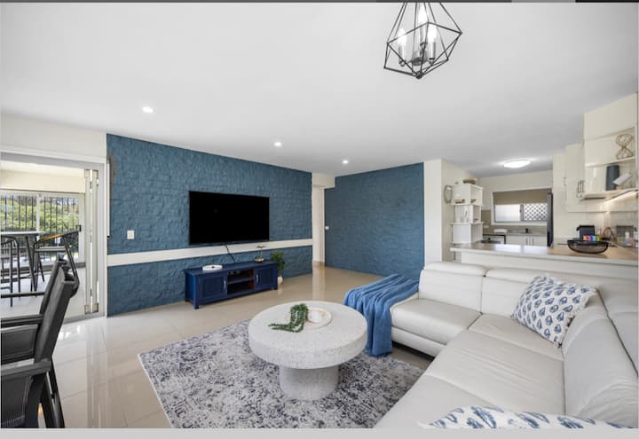 Sunshine Coast Beachside Escape - Maroochydore