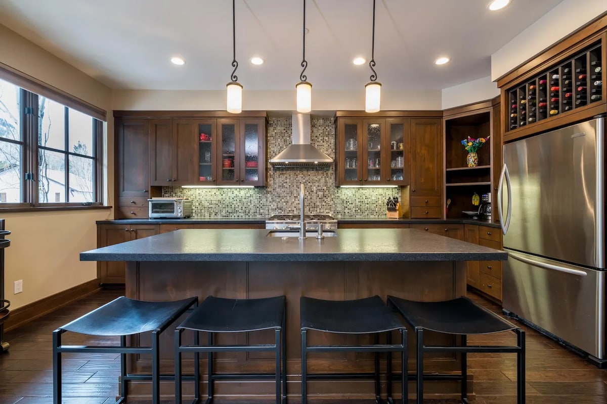 Spaziergang zum River Run und zur Innenstadt von Ketchum - Häuser zur ...