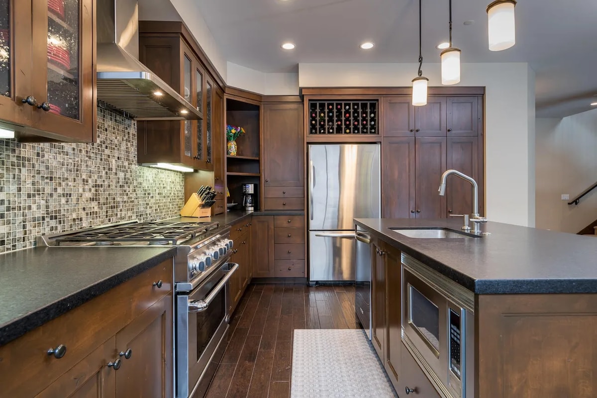 Spaziergang zum River Run und zur Innenstadt von Ketchum - Häuser zur ...