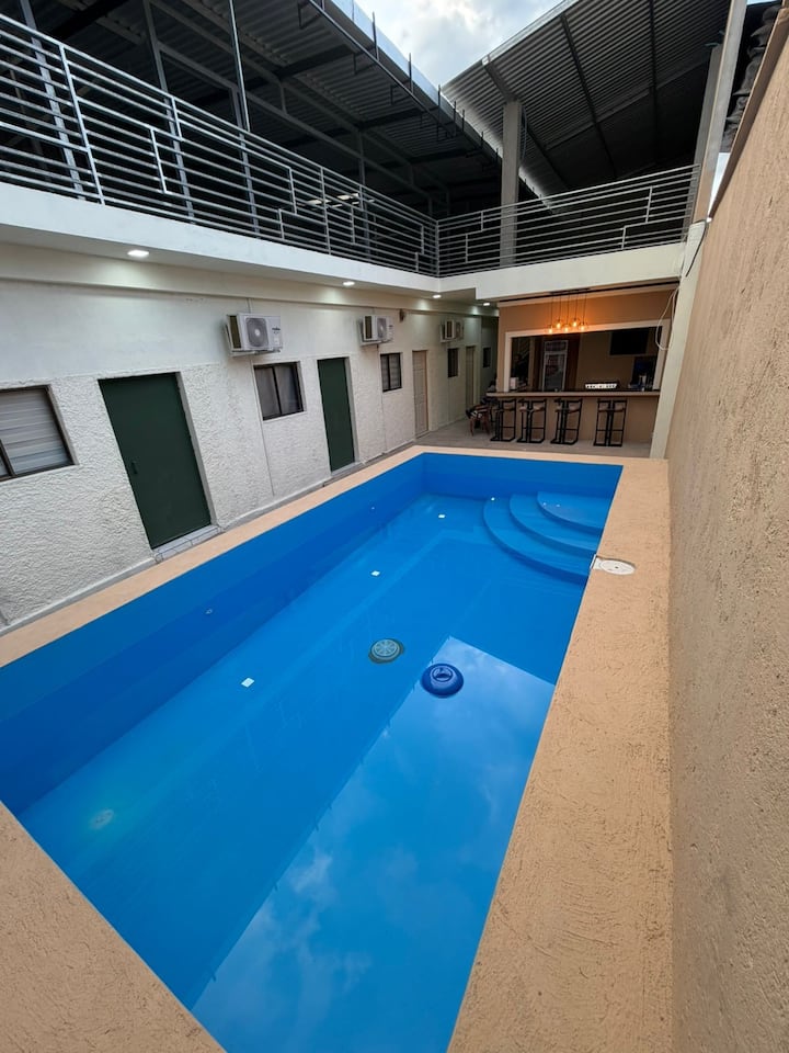 Milo's Hostel - Santa Ana