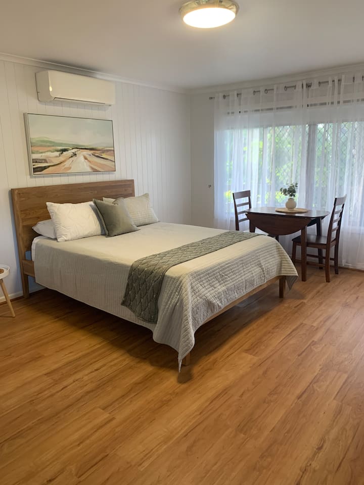 Private Lakeside Villa Near Beach | Pool | Gated - Hervey Bay