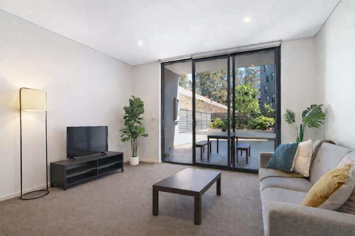 Japandi Luxe Stay | Designer Family Apartment - Sydney