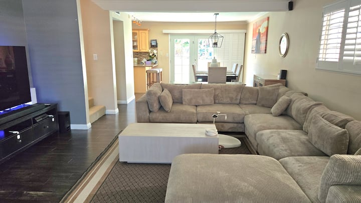 3br Home With Pool & Mini Outdoor Lounge - Gardena, CA