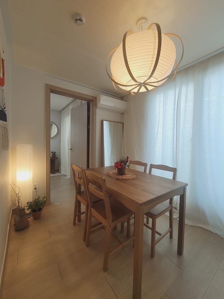 대전의숙소/성심당·중구청역 도보권/선리단길 바로앞/예쁜카페/ 코지 하우스 /감성 인테리어 - Daejeon