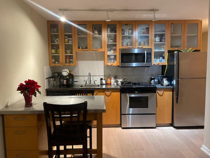 Downtown Vancouver - Complete 3 Bedroom Apartment - Vancouver
