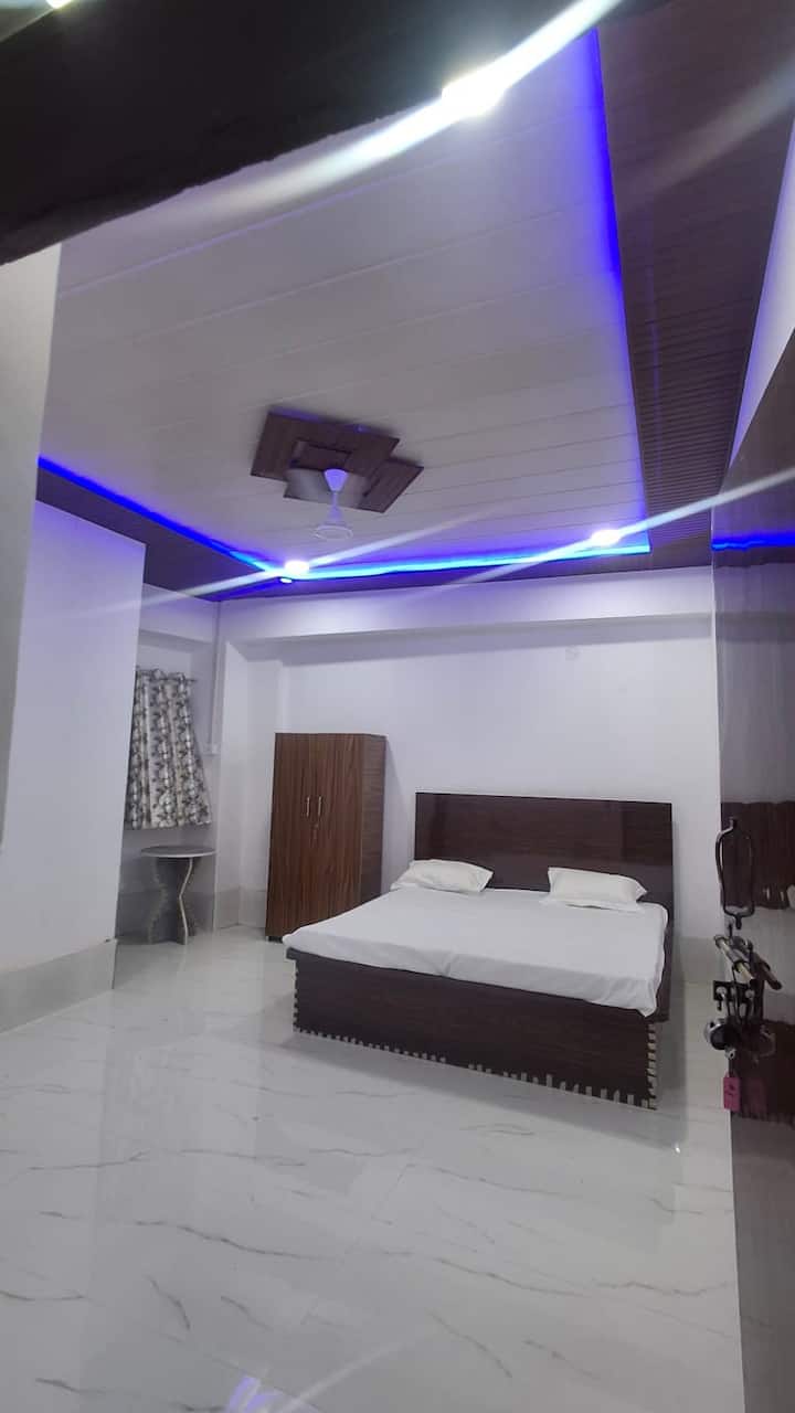 Rashik Niwash - Vrindavan