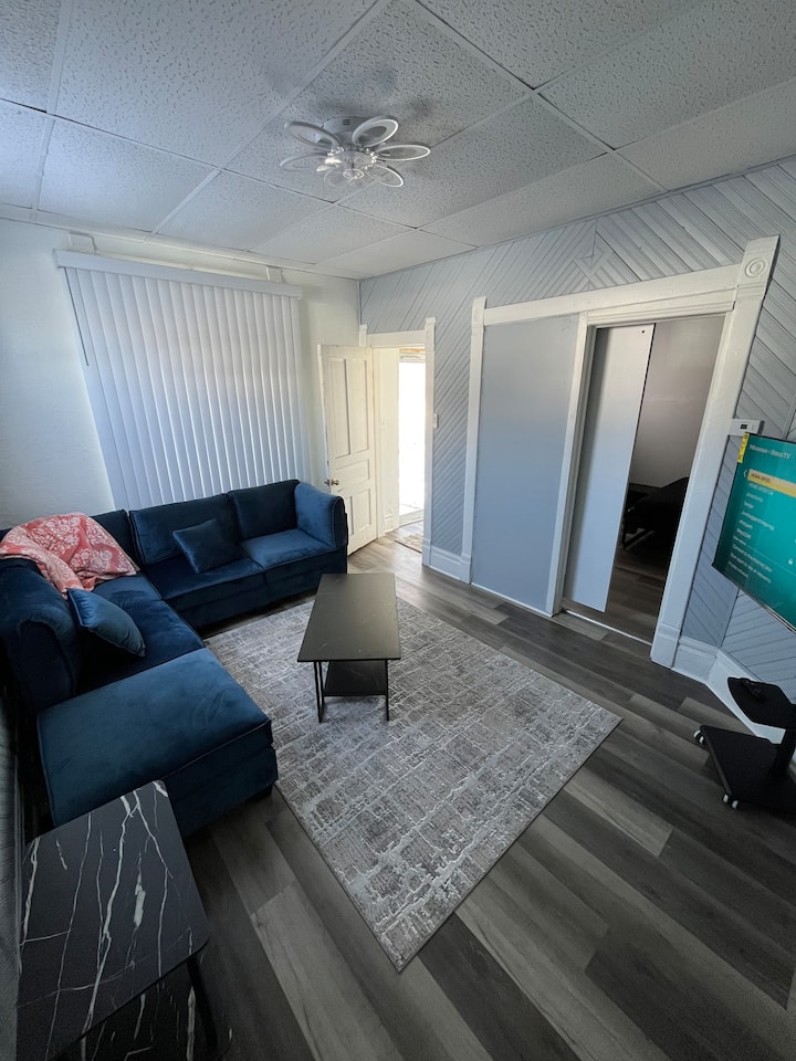 Maison Verre | 2-bedroom Suite - Peoria, IL