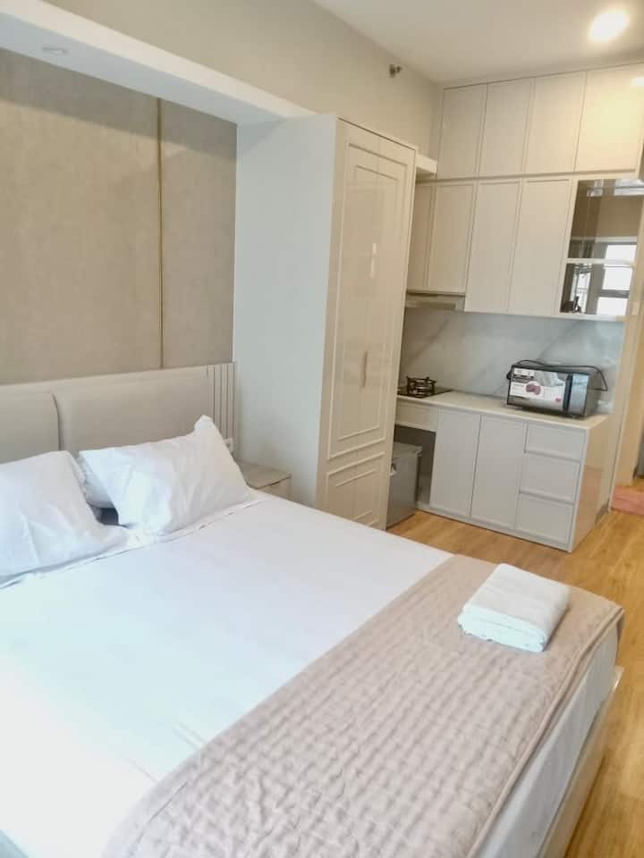 Lux Anderson Pakuwon Mall Wifi Netflix Hotwtr - Surabaya