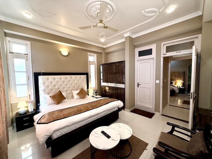 Casacosynfc-shimla-mallroad-kufri-luxurynest - Shimla