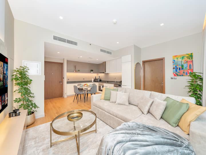 Livora Stays | Dubai Marina • Balcony Water Views - Dubai Marina