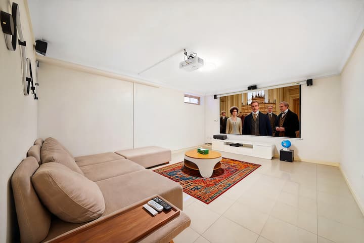 Home Theatre &Xbox, Massage Sofa, Bbq Retreat - Strathfield