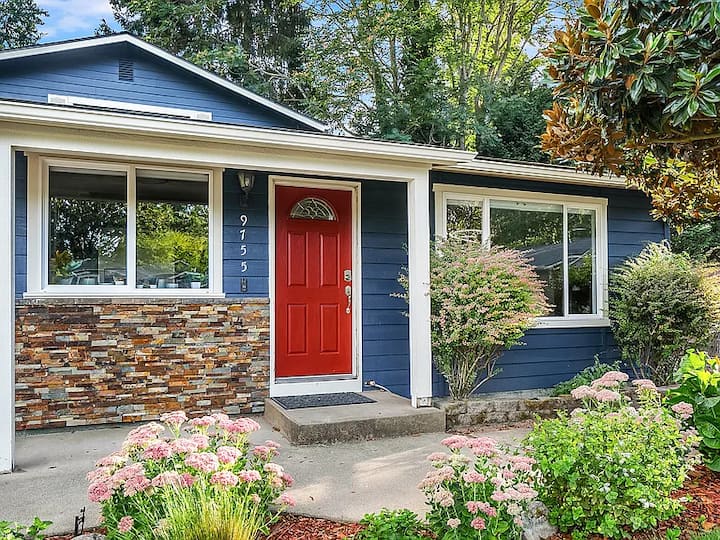 Kirkland Calm & Comfort Lodge - カークランド, WA