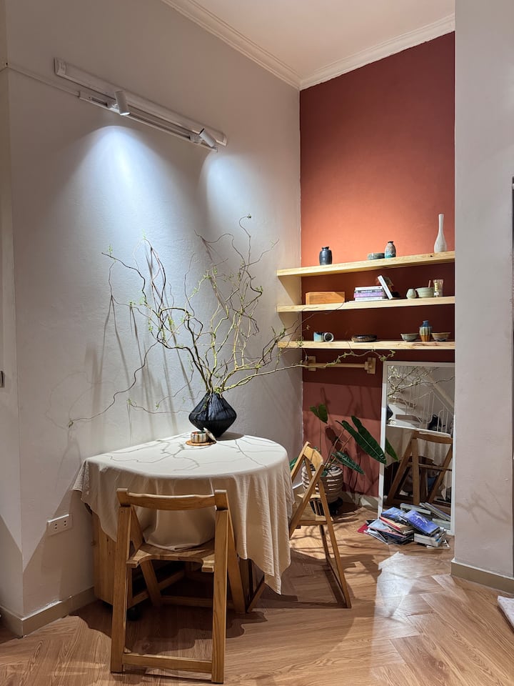 Nhà 2 Tầng Trong Con Ngõ Yên Tĩnh Cách Hồ Hk-5phút - Hanoï