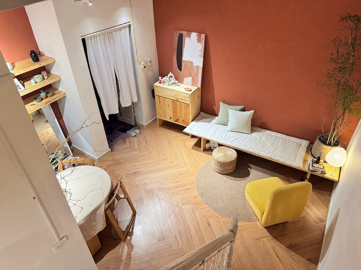 Nhà 2 Tầng Yên Tĩnh Cách Hồ Hoàn Kiếm 5 Phút đI Bộ - ハノイ