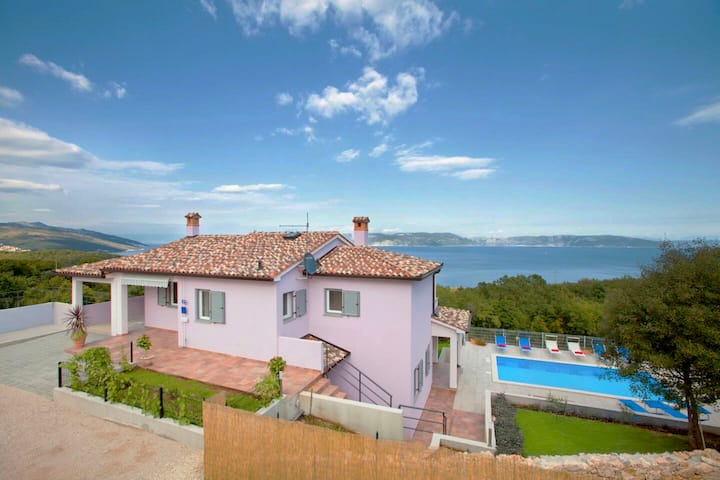 Casa Mirta An Peaceful Escape Near Beaches - Labin