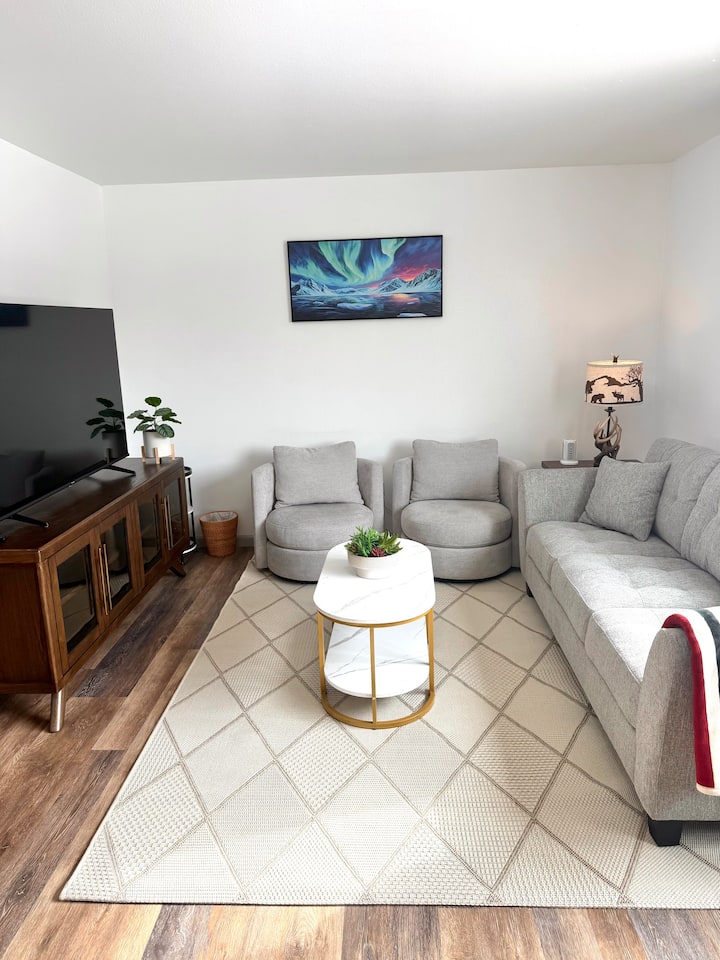 Easy Stay Cozy 3br Home • Prime Location - Fairbanks, AK