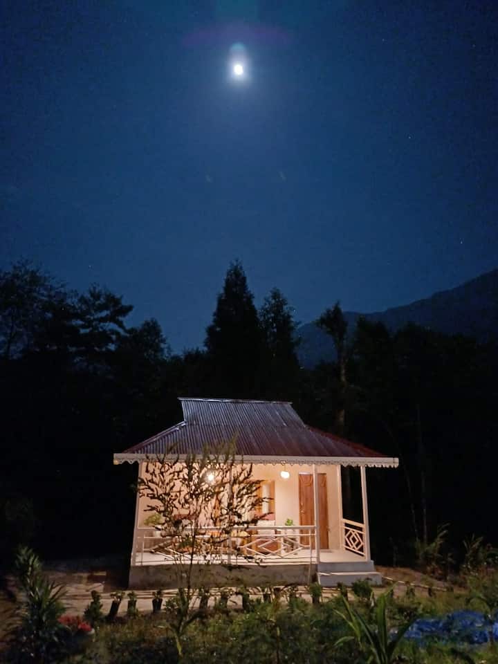 Himalayanest - All Inclusive Eco/local Food - Yuksom