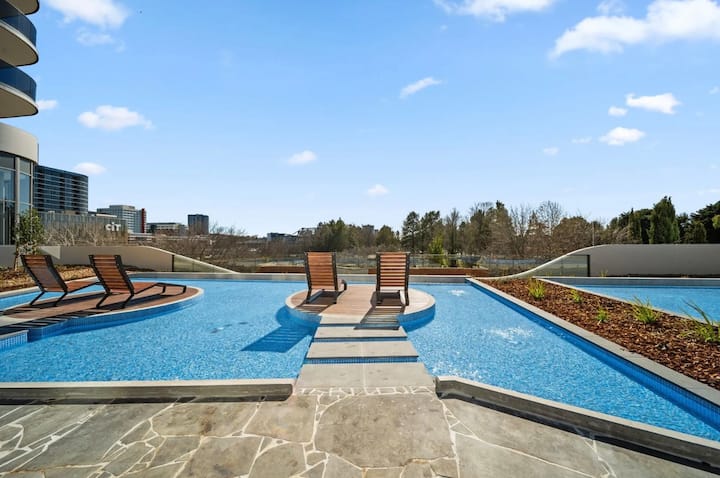 Modern New 1b Apartment, Pool & Gym, Near Hospital - Canberra