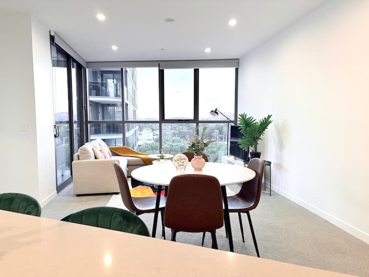 Modern & Stylish Haven Westfield，gym&pool，free P - Canberra