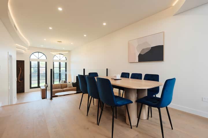 Miranda Premium 4-bedroom Townhouse - Cronulla