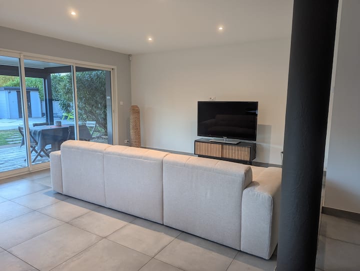 Maison Standing. 4 Chambres, Garage Sécurisé - Meyzieu