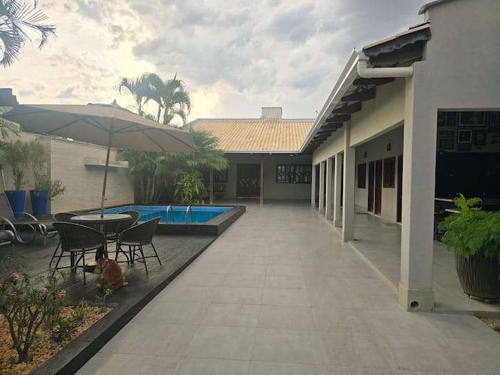Casa 3 Quartos Piscina
Próximo Shopping Flamboyant - Goiânia