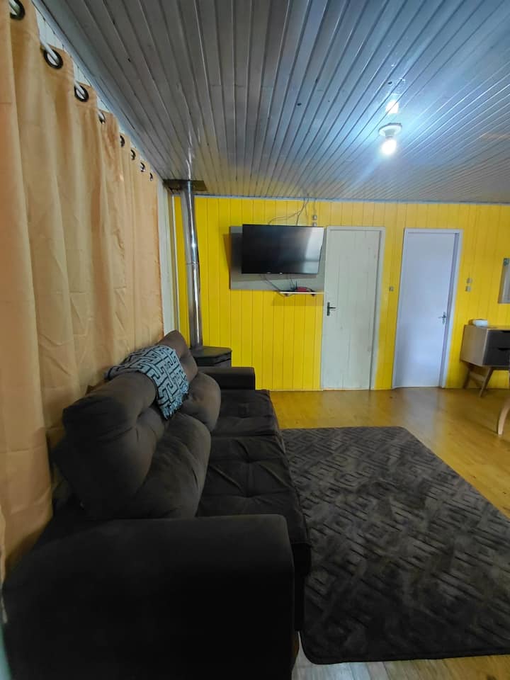 Casa Simples Com 2 Quartos Bem Localizada - São Francisco de Paula