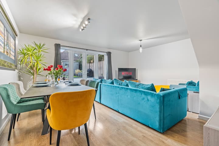 Large 4br House Bricket Wood | Parking | Sleeps 8 - Watford