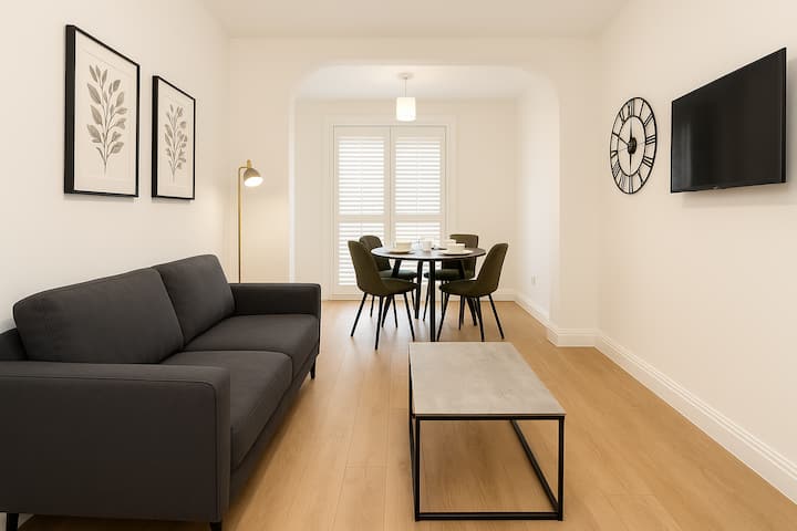 Spacious 3 Bed Property With Parking - Wellingborough