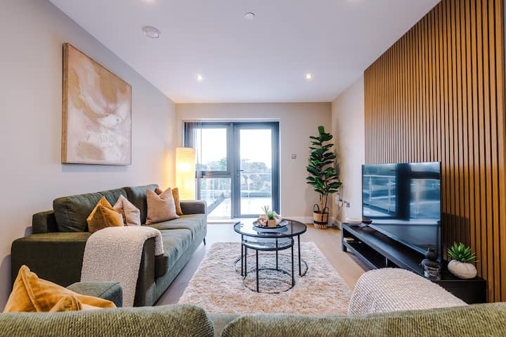 Luxury 2 Bed City Flat With Terrace And Parking - Leeds