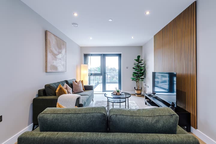 Luxury 2 Bed Leeds City Centre - Terrace & Parking - Leeds