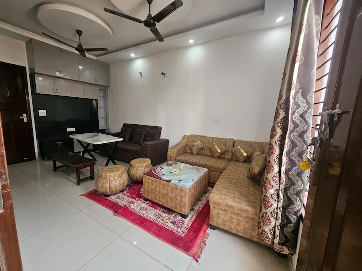 Ecstatic Stay | Premium 2bhk | Vr Entertainment - New Chandigarh