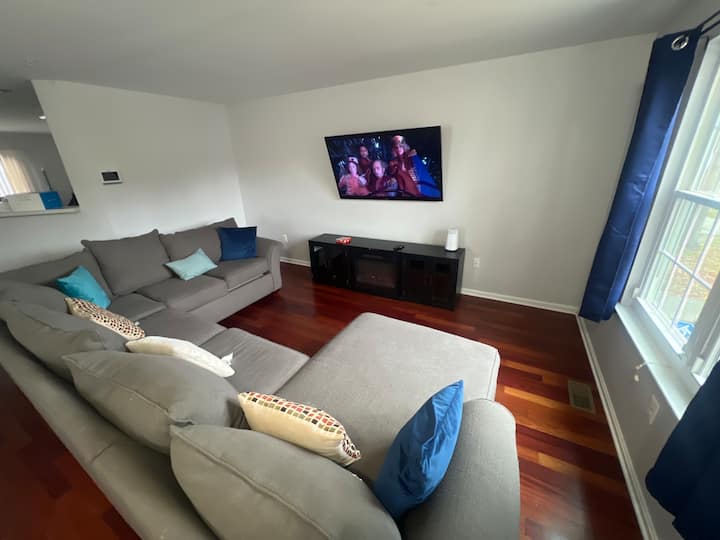 Warm Stay At Our Cozy Townhouse - Owings Mills, MD