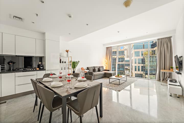 First Class | 1br | Luxe Escape Near Downtown - Dubai