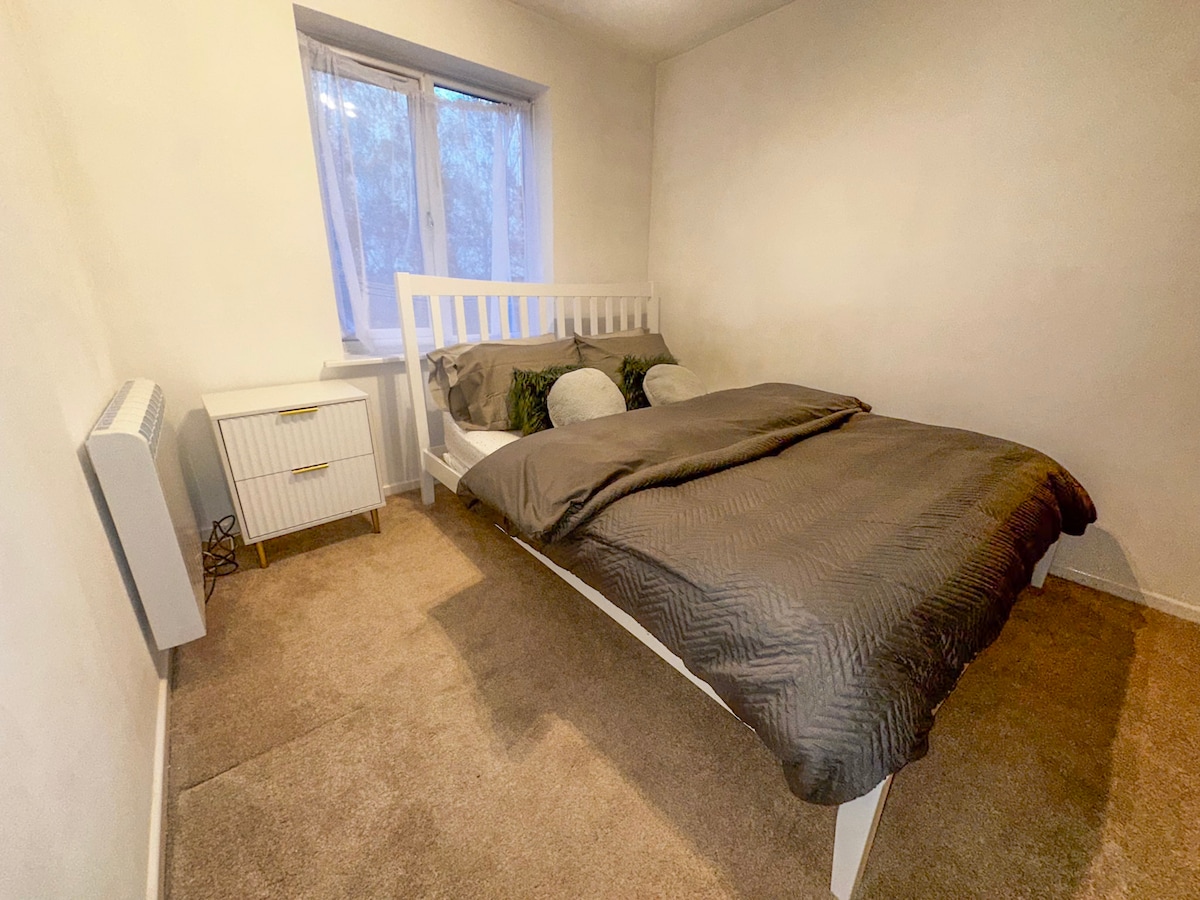 Cozy 2 Bedroom Apartment - Flats for Rent in Chafford Hundred, England ...