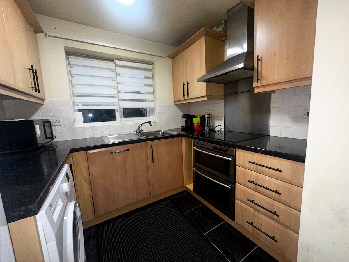 Cozy 2 Bedroom Apartment - Flats for Rent in Chafford Hundred, England ...