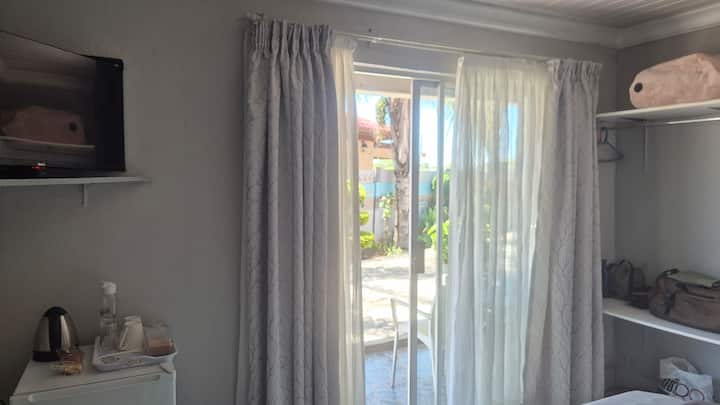 Vicky B Bed And Breakfast (Standard Room 3) - Mogwase