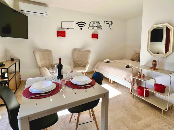 Studio Des Arènes Avec Balcon | Carnot à Pied - Cannes
